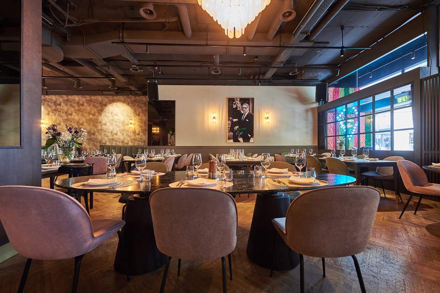 Interior Design Astra Kitchen & Bar Zürich | Dyer-Smith Interior Marketing