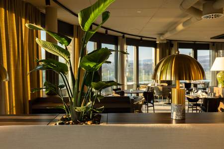 Attica Restaurant - Mediterranes Interior Design mit Panoramablick in Frauenfeld | Dyer-Smith ...